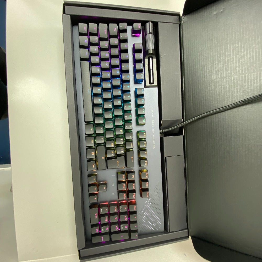 Like New Republic of gaming Asus ROG Strix Flare II Animate RGB ...